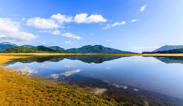https://vietexplorer.com - Nui Mot Lake, a perfect getaway destination