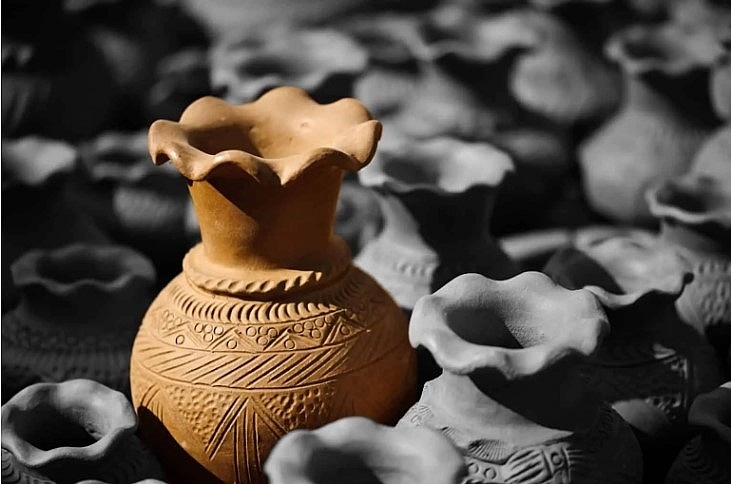 https://vietexplorer.com - Exploring one of the oldest pottery villages ...
